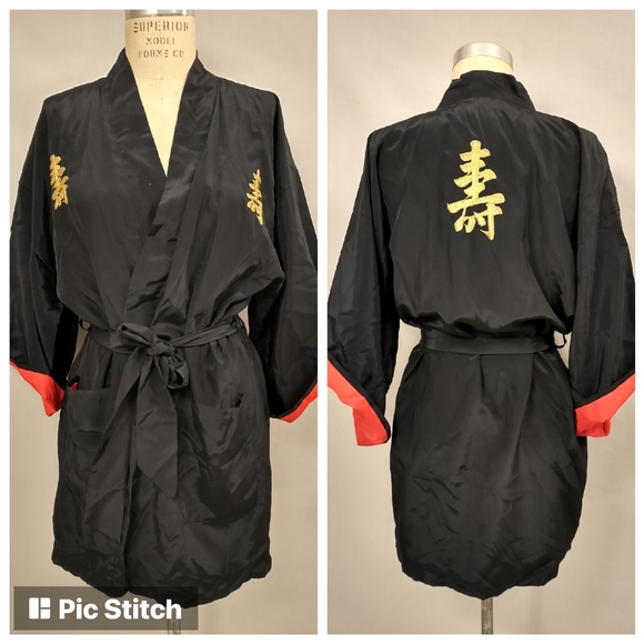 Vintage | Intimates & Sleepwear | Vintage Short Robe Black W Red Lining ...
